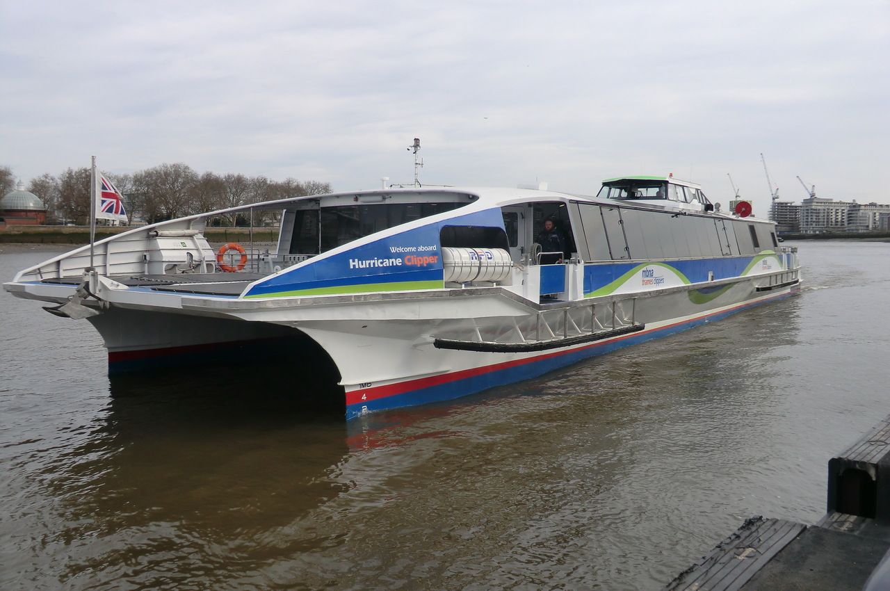 Travelling to London By Ferry - LondonNet